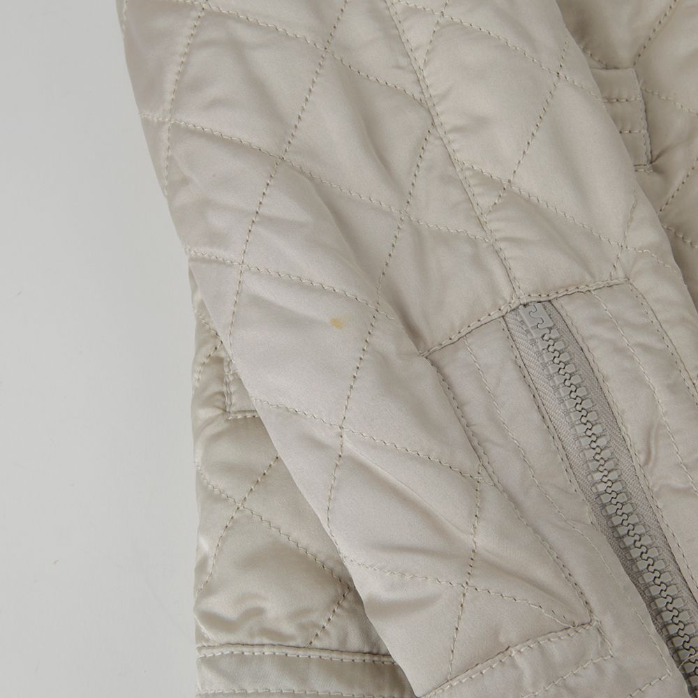 CHANEL Metallic Light Grey Quilted Zip-Up Jacket P26543 CHANEL Metallic Light Grey Quilted Zip-Up Jacket P26543