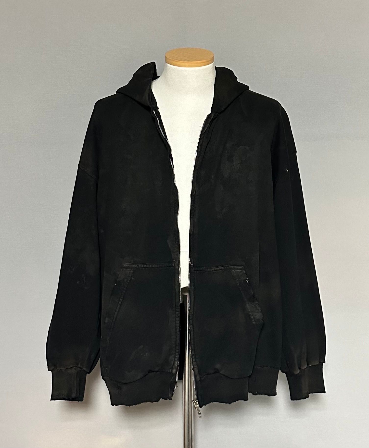 Balenciaga Distressed Mud Hooded Zip-Up (100) | eBay Balenciaga Distressed Mud Hooded Zip-Up (100) | eBay